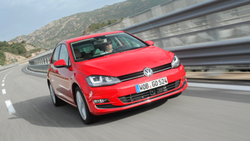 Galerie: Roter VW Golf 7 | Bilder und Fotos