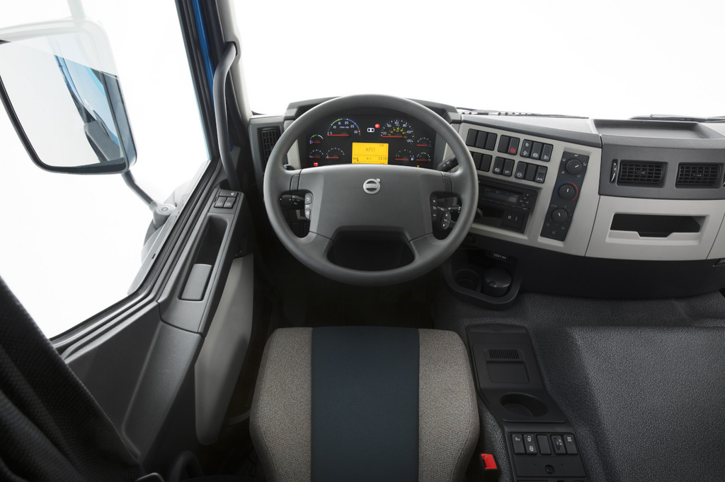Galerie: Volvo FE Cockpit | Bilder und Fotos