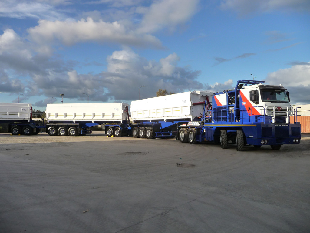 Tractomas TR 8x8 D75 – Heavy Metal made in France