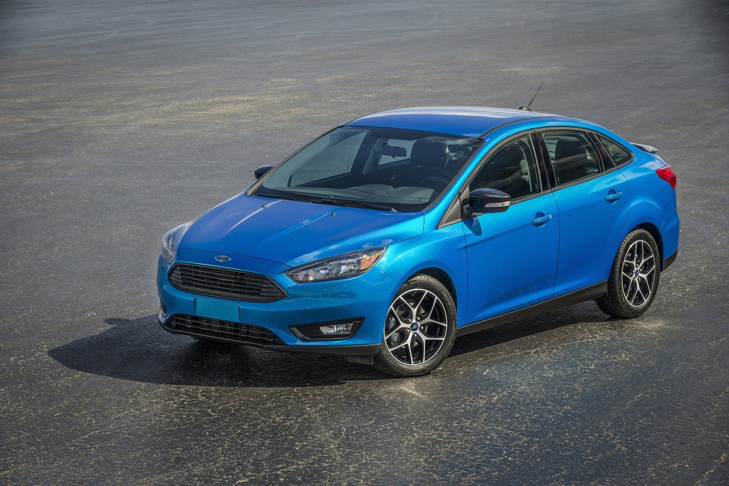 Ford Focus 4-Türer und Elektro-Version feiern Weltpremiere in New York