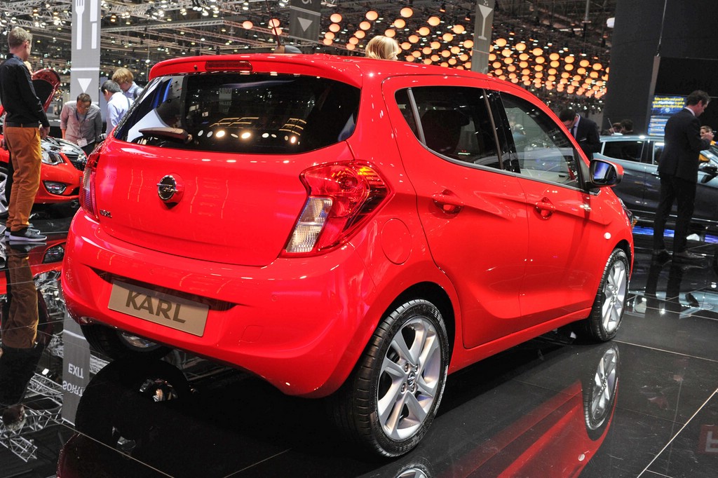 Galerie: Roter Opel Karl in der Rückansicht | Bilder und Fotos